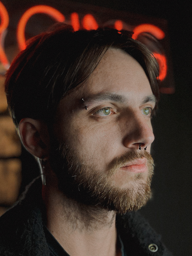 Piercing Artist Darina Sokolova - VeAn Germany