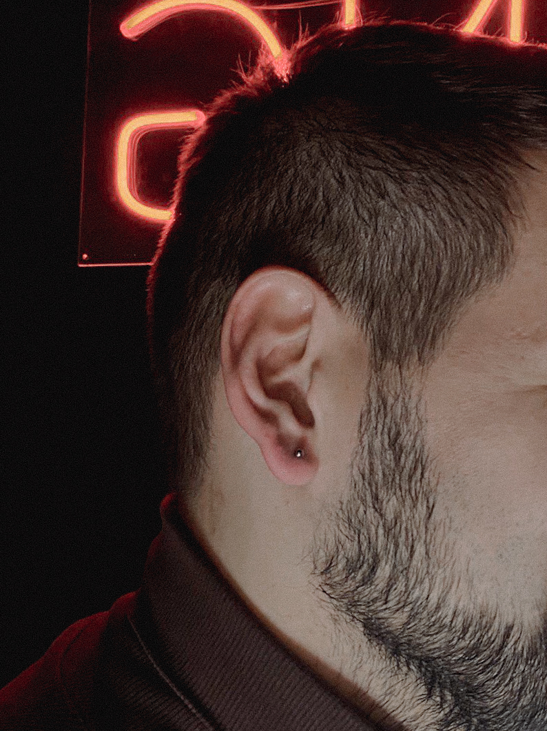 Piercing Artist Darina Sokolova - VeAn Germany